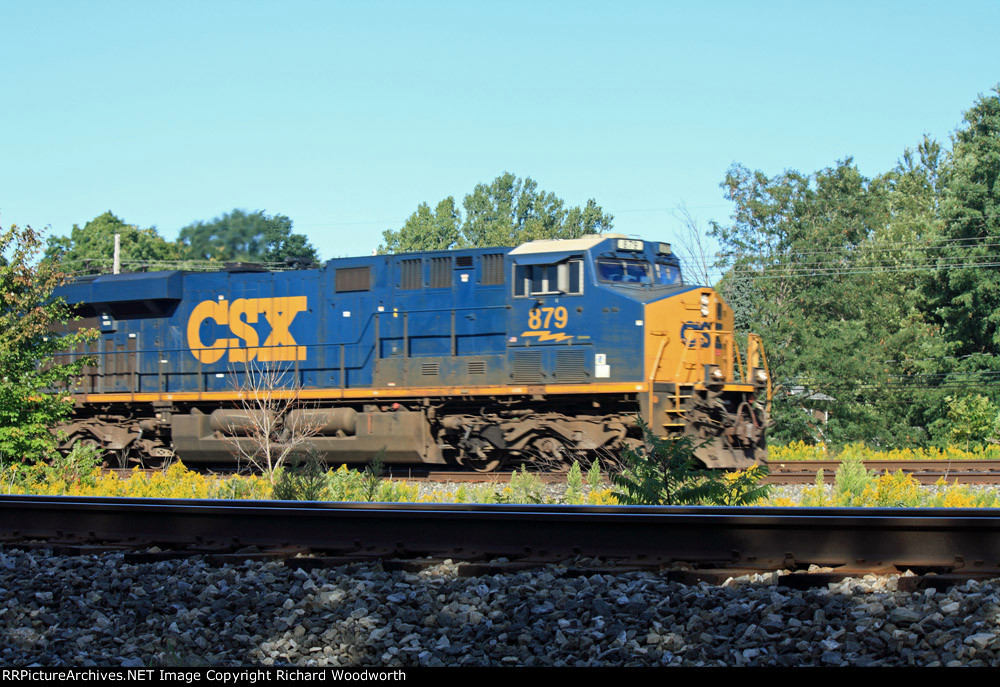 CSX 879